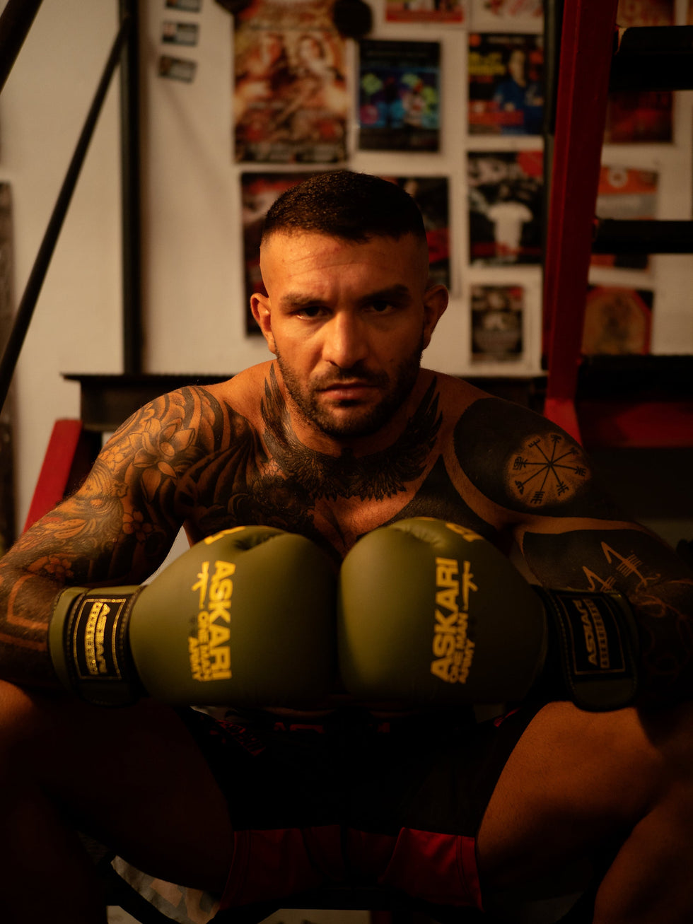 "One Man Army" Boxing Gloves | Askarifighter.com